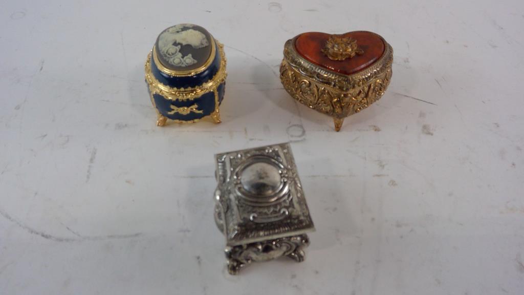 Sankyo Music Box And More, 3 Pieces | Property Room