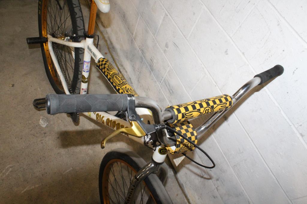 SE Racing Big Ripper Cruiser Bike | Property Room