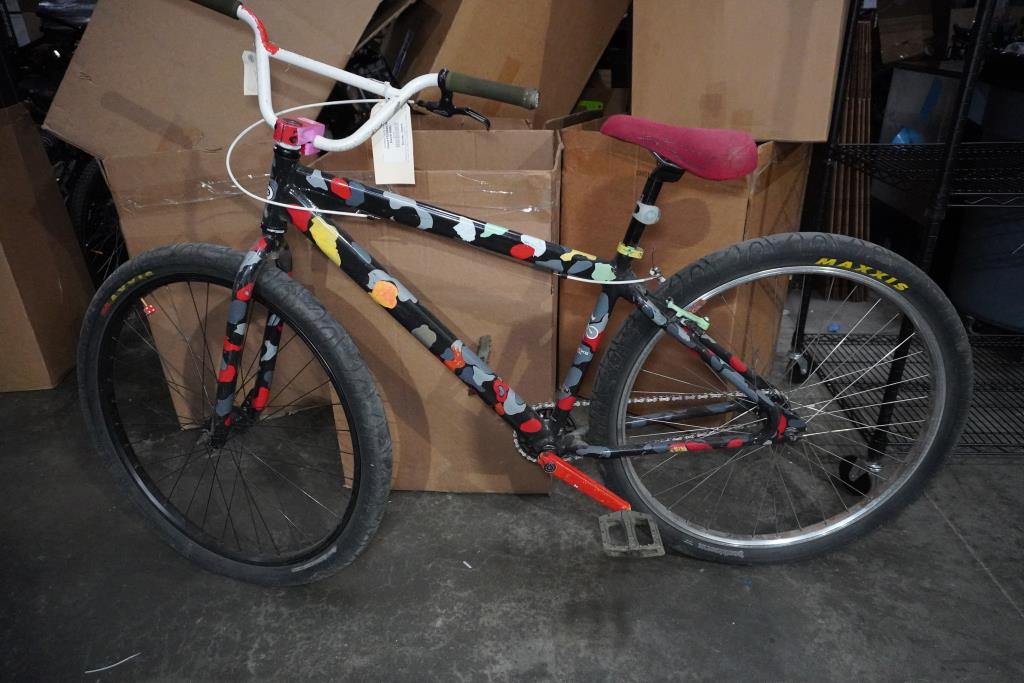 SE Racing Bike | Property Room