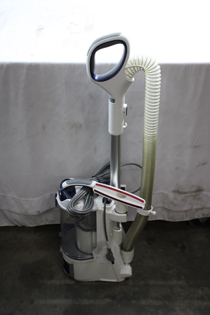 Shark NV500 26 Rotary Vacuum Cleaner | Property Room