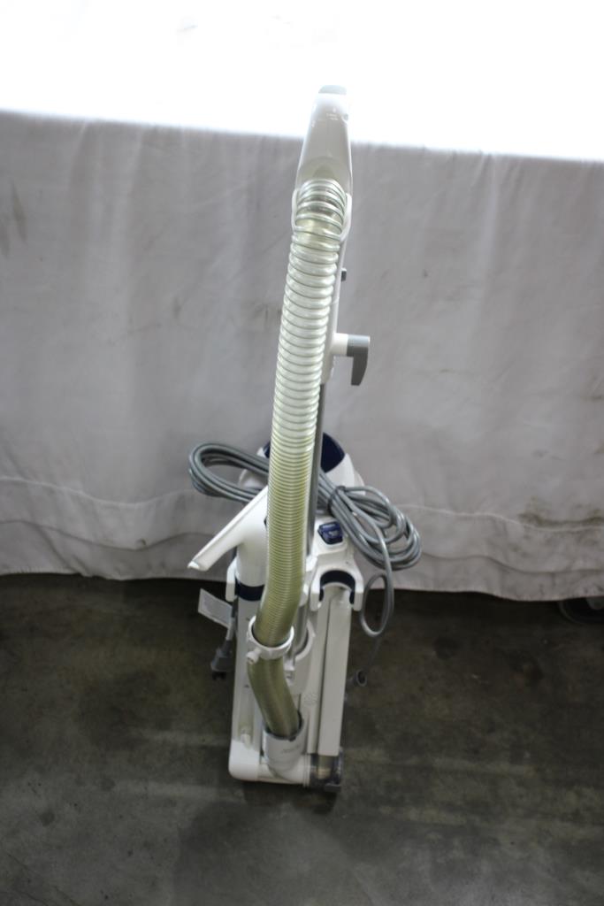 Shark NV500 26 Rotary Vacuum Cleaner | Property Room