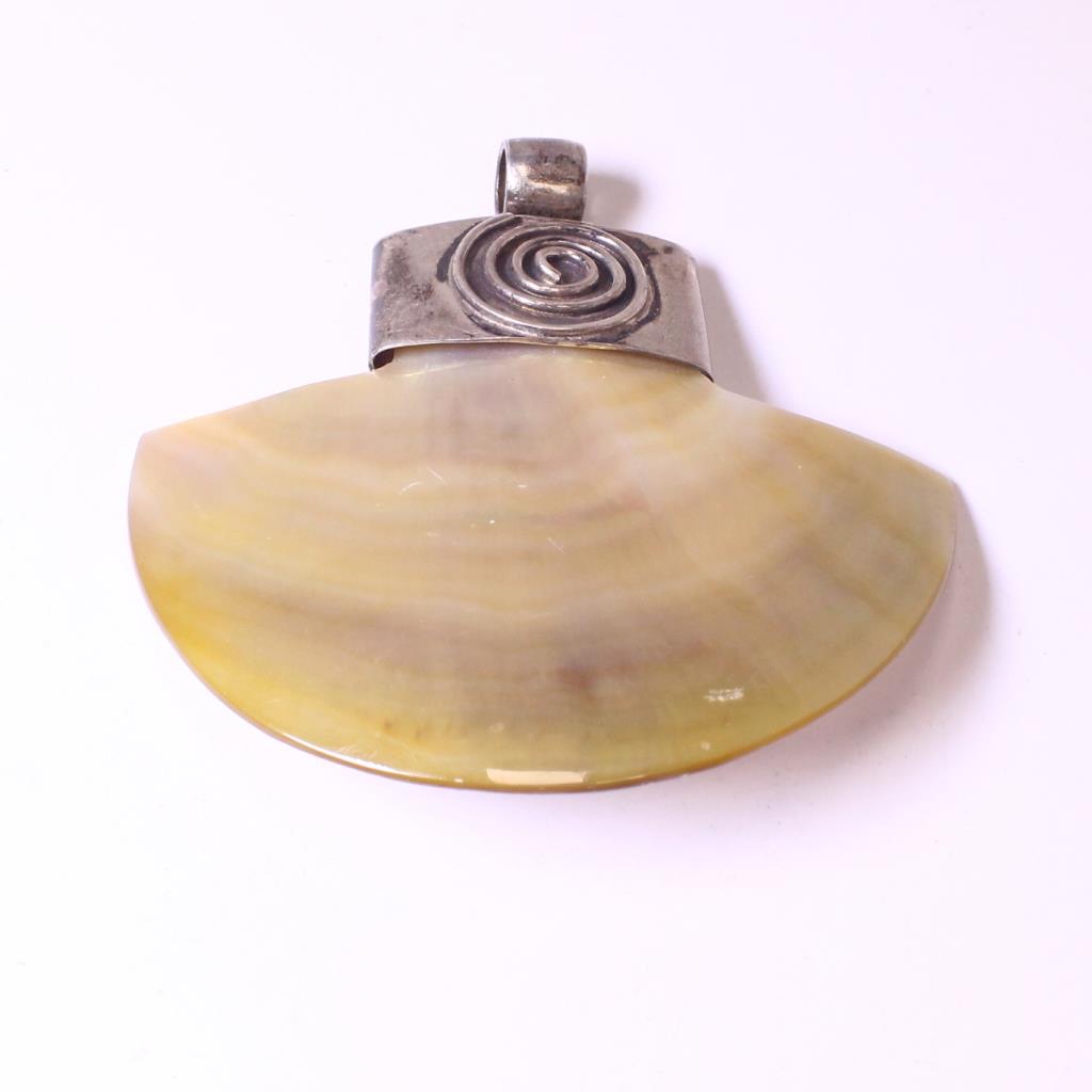 Shell Pendant With Silver Bail, 30g T.W. | Property Room