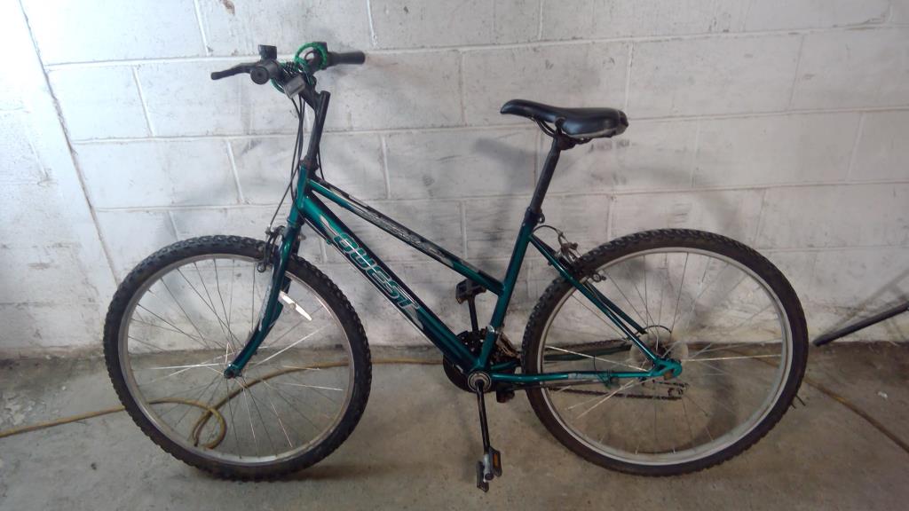 Sierra Quest Urban Bike | Property Room