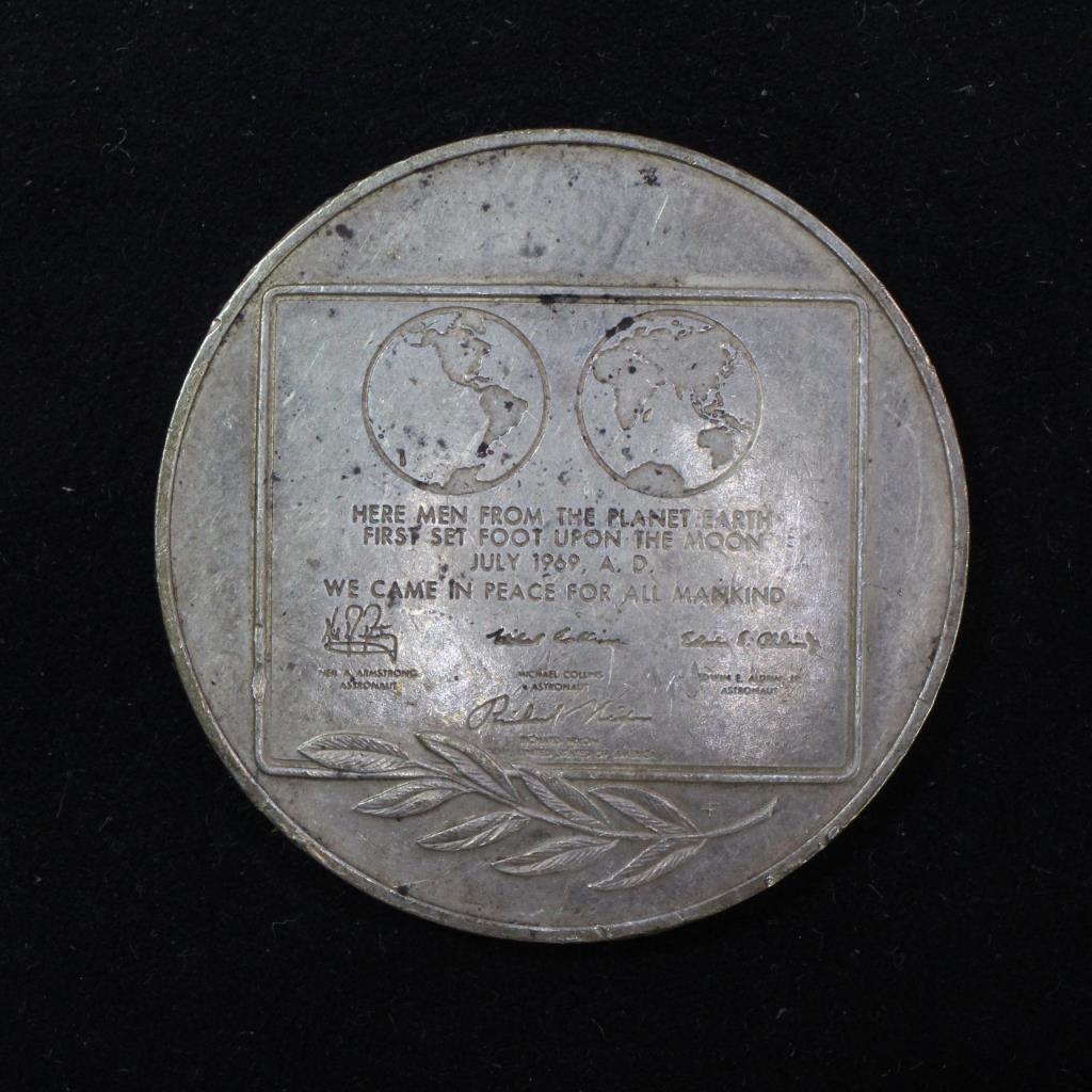 Silver First Step On The Moon Eyewitness Medal | Property Room