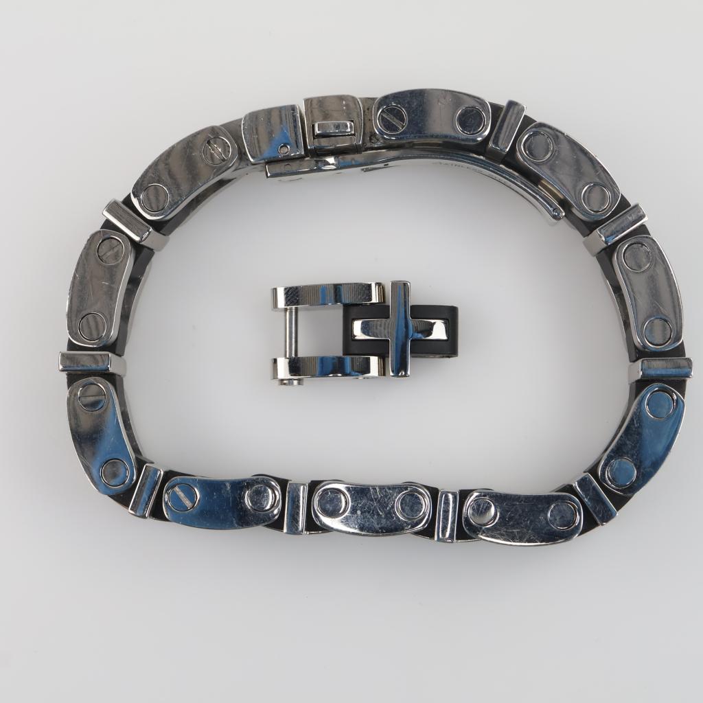 Simmons Jewelry Co. Stainless Steel Cross Link Diamond Accent Bracelet ...