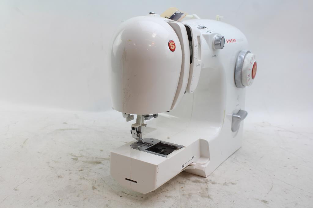 Singer Model 4228 Sewing Machine | Property Room
