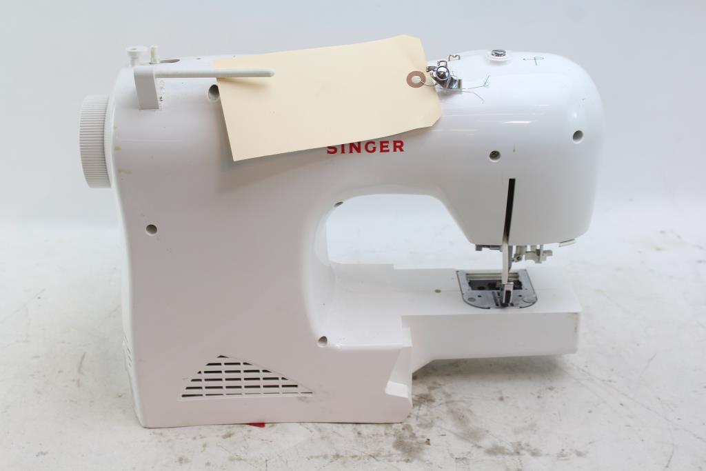 Singer Model 4228 Sewing Machine | Property Room