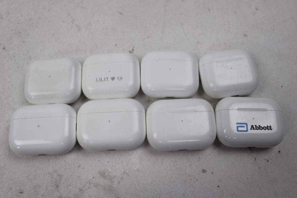 Singular Earbuds And Empty Earbud Cases, 17 Pieces | Property Room