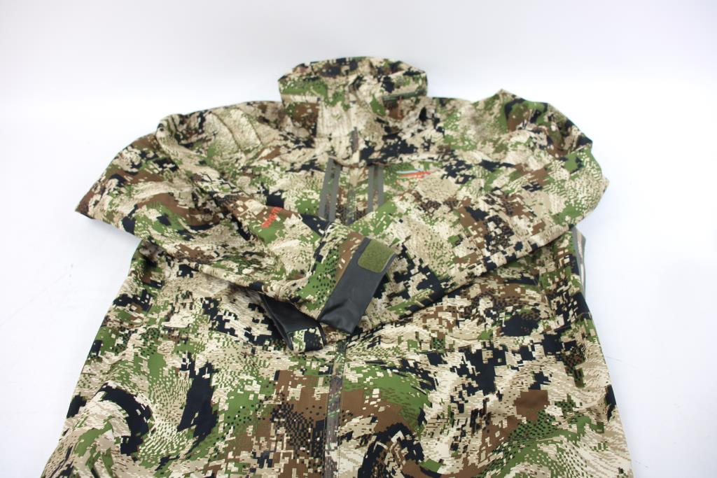 Sitka Hunting Camoflauge Gear, Size: Large | Property Room