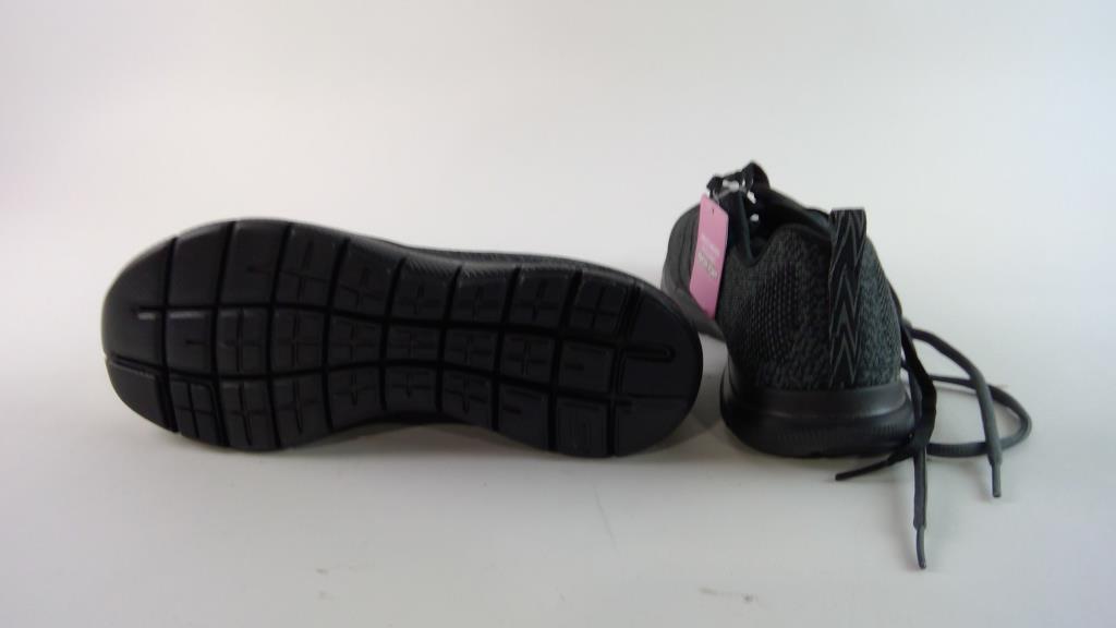 Skechers Shoes, Size 8.5 | Property Room