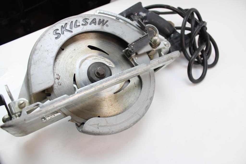Skil Model 77 Worm Drive 7-1/4" Circular Saw | Property Room