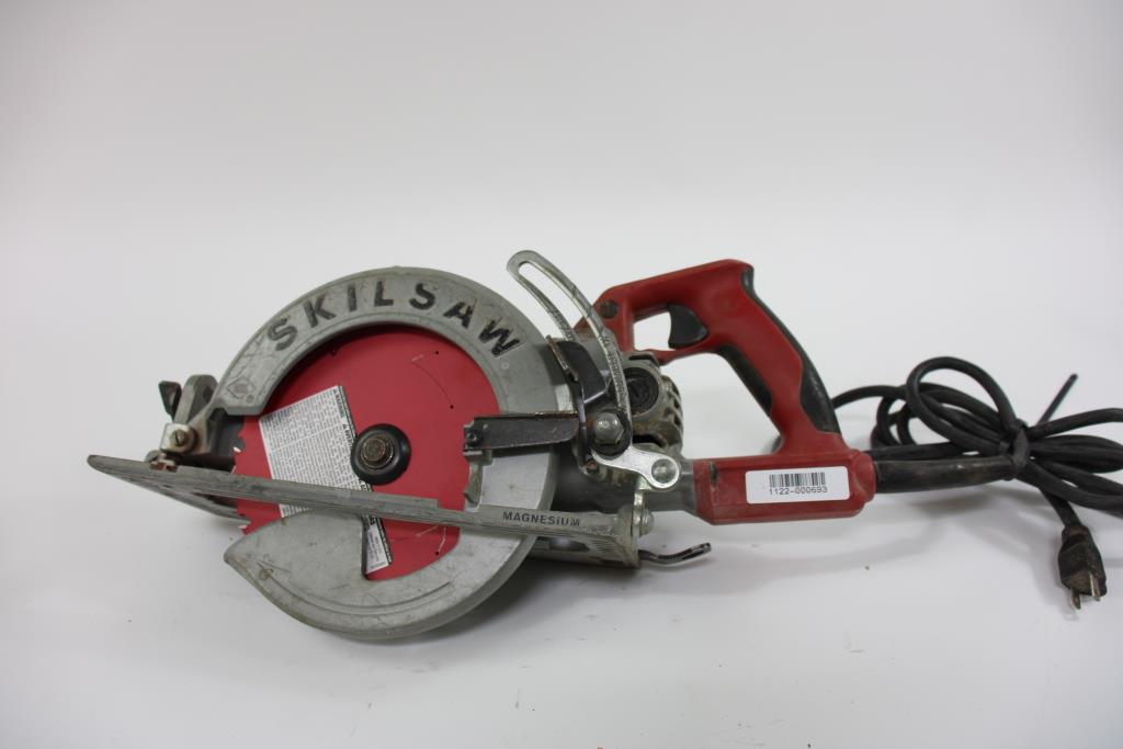 Skilsaw Worm Drive | Property Room