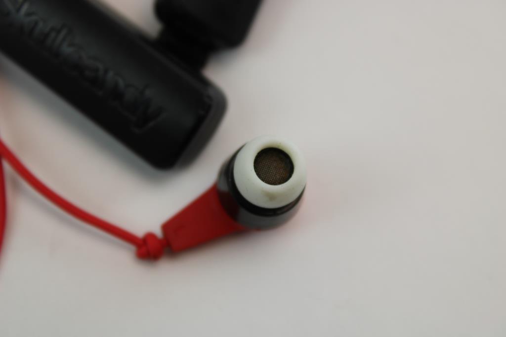 Skull Candy & Sharper Image Wireless Headphones; 2 Pieces | Property Room