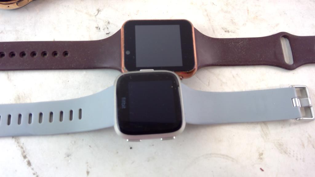 Smartwatch Bunk Lot SOLD FOR PARTS | Property Room