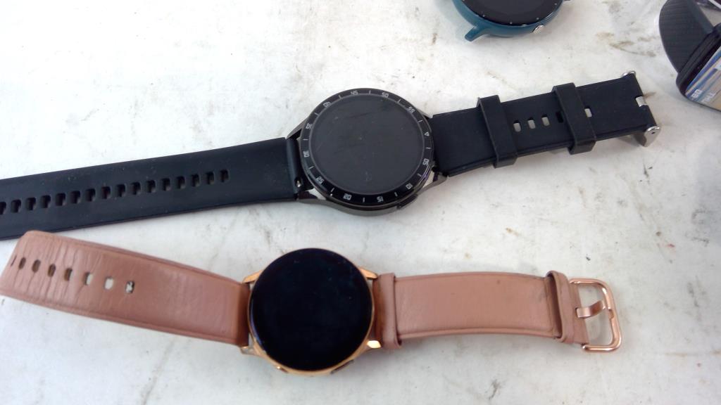 Smartwatch Bunk Lot SOLD FOR PARTS | Property Room