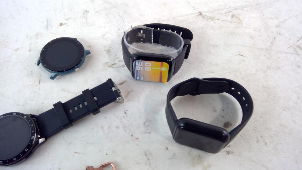 Smartwatch Bunk Lot SOLD FOR PARTS | Property Room