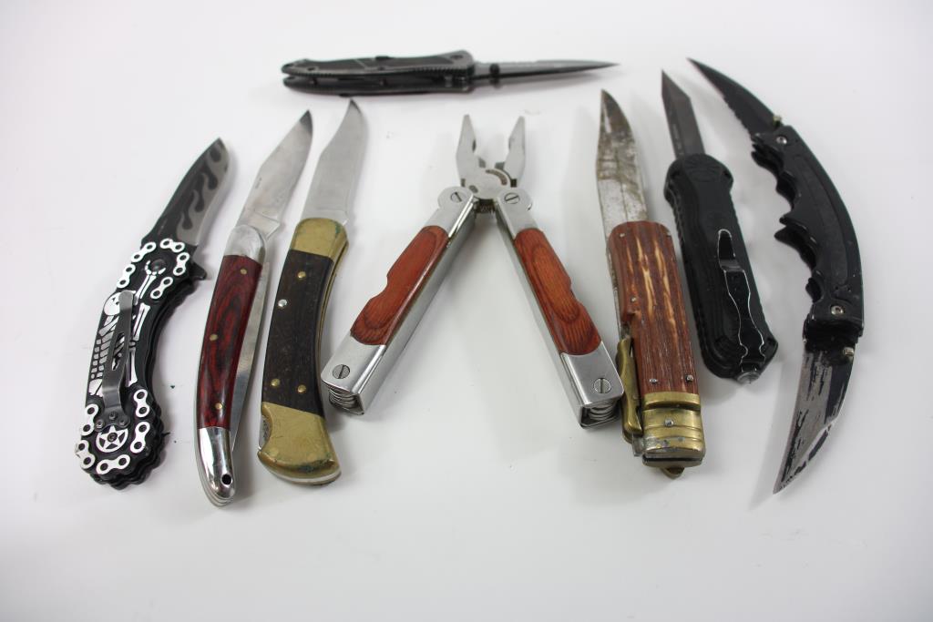 Smith & Wesson And Other Knives, 8 Pieces | Property Room
