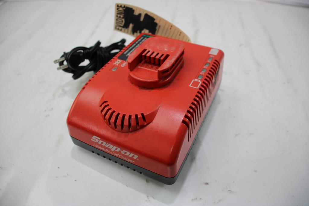Snap-on Battery Charger | Property Room