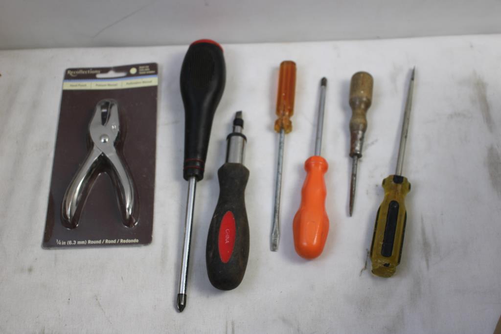 Snap-on Flash Light, Screwdrivers,and More | Property Room