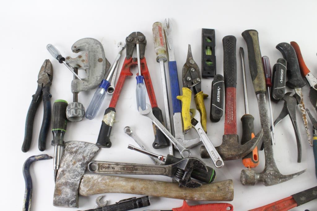 Snips, Multitool And More, 20+ Pieces | Property Room