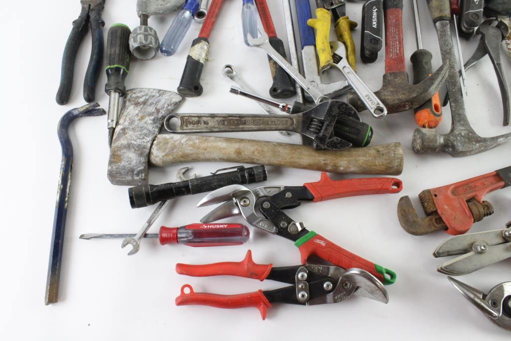 Snips, Multitool And More, 20+ Pieces | Property Room
