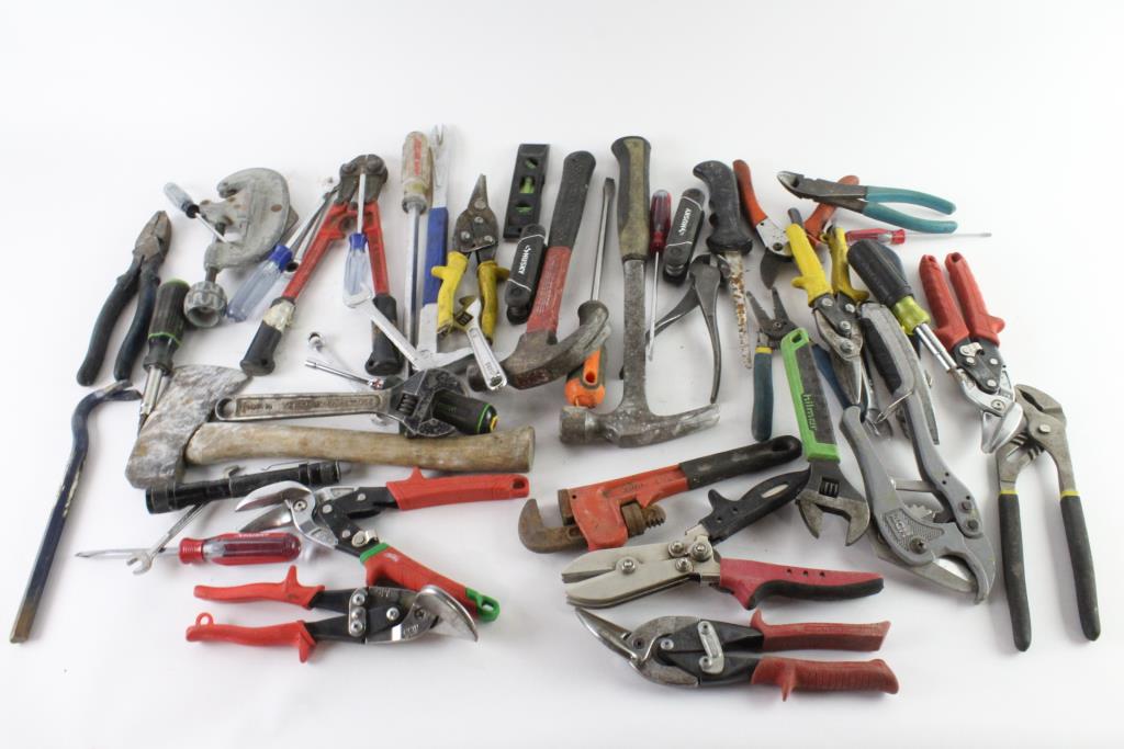 Snips, Multitool And More, 20+ Pieces | Property Room