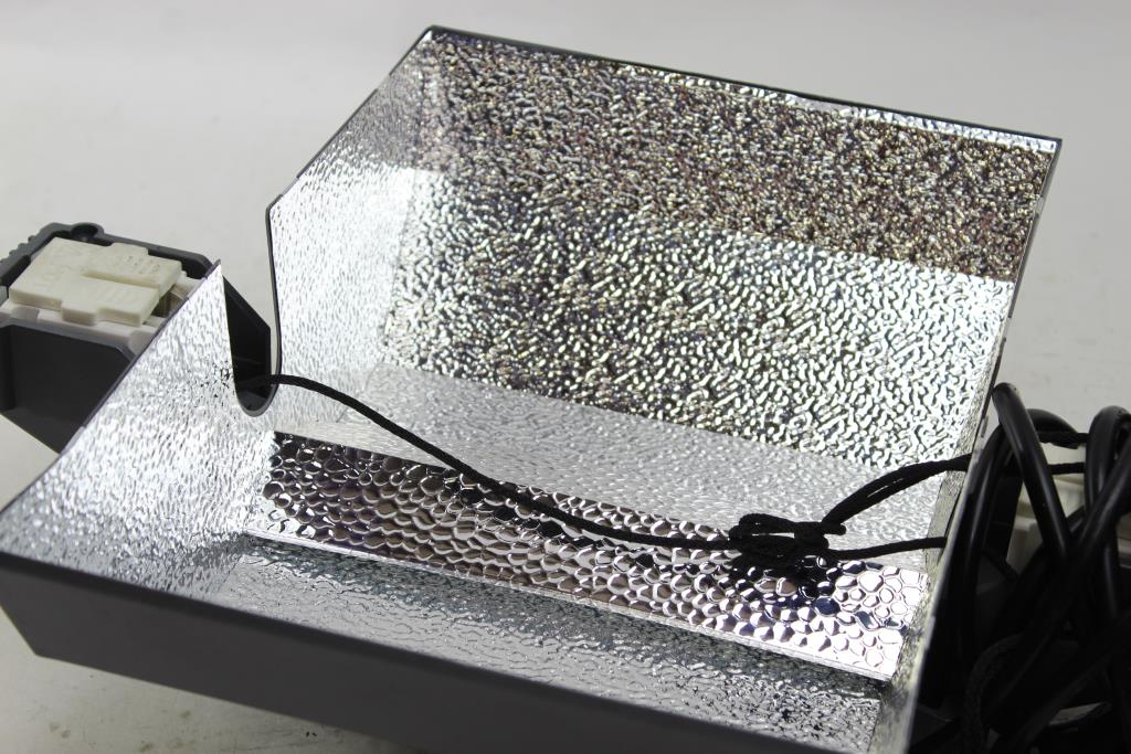 Solis Tek Digital Ballast With Reflector | Property Room