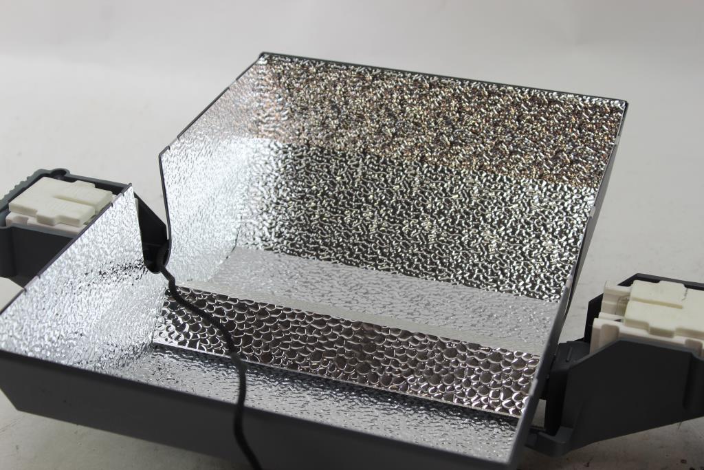 Solis Tek Digital Ballast With Reflector | Property Room