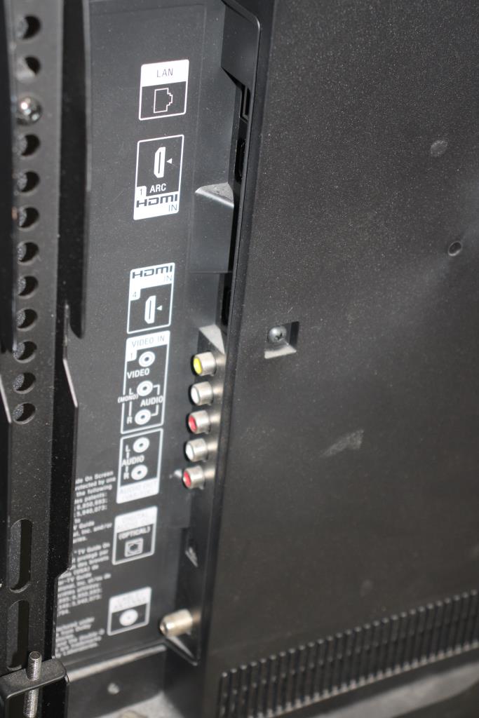 Sony Bravia 40 Inch Flatscreen TV | Property Room