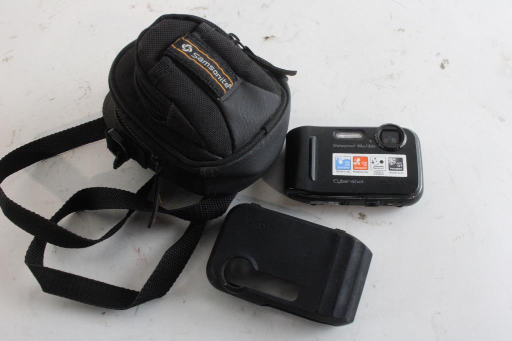 Sony Cyber Shot Camera With Cases 3 Pieces | Property Room