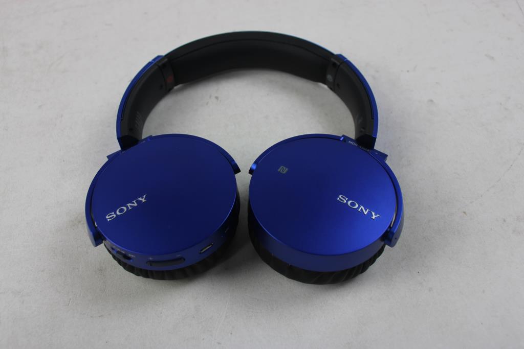 Sony Extra Bass Wireless Headphones | Property Room