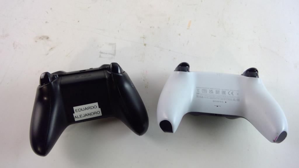 Sony & Microsoft Wireless Controllers, 2 Pieces | Property Room