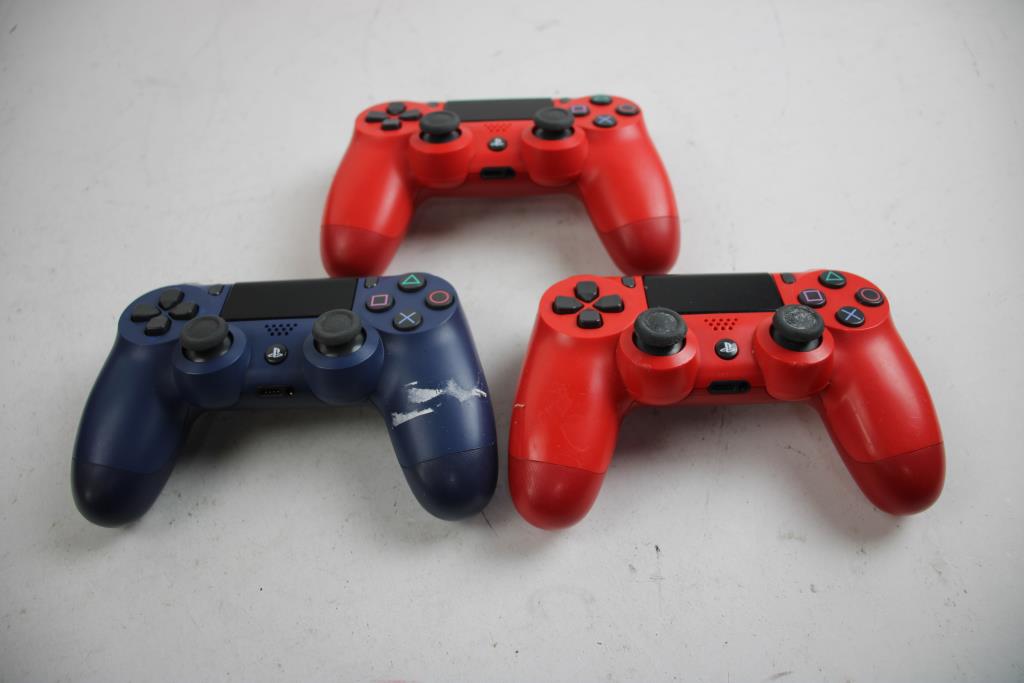 Sony PS4 Controllers, 3 Pieces | Property Room