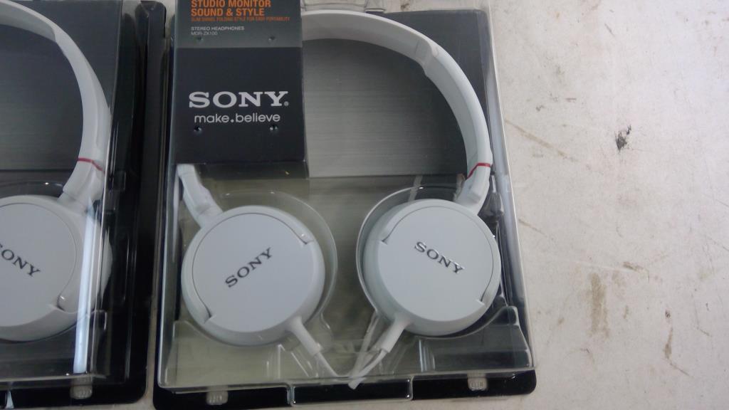 Sony Studio Monitor Sound & Style Headphones 6 Pieces | Property Room