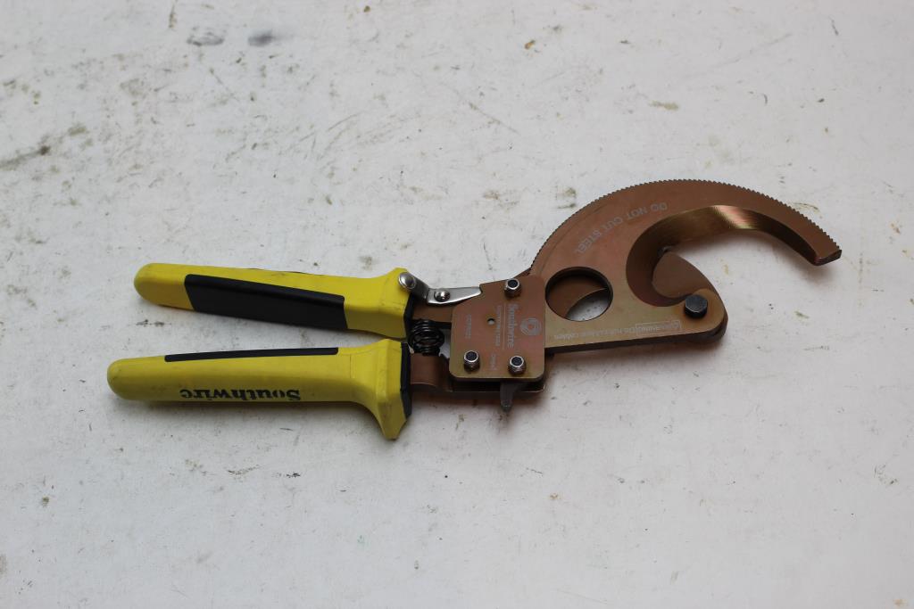 Southwire Ratcheting Cable Cutter | Property Room