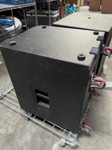 Speaker Lot - 4 Speakers ***PALLET IS NOT INCLUDED*** | Property Room