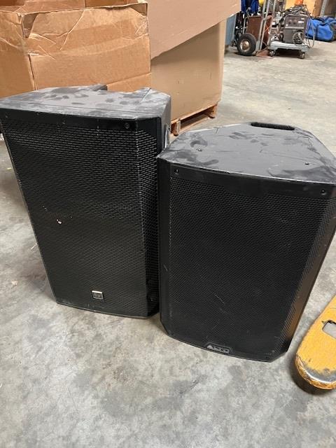 Speaker Lot - 4 Speakers ***PALLET IS NOT INCLUDED*** | Property Room