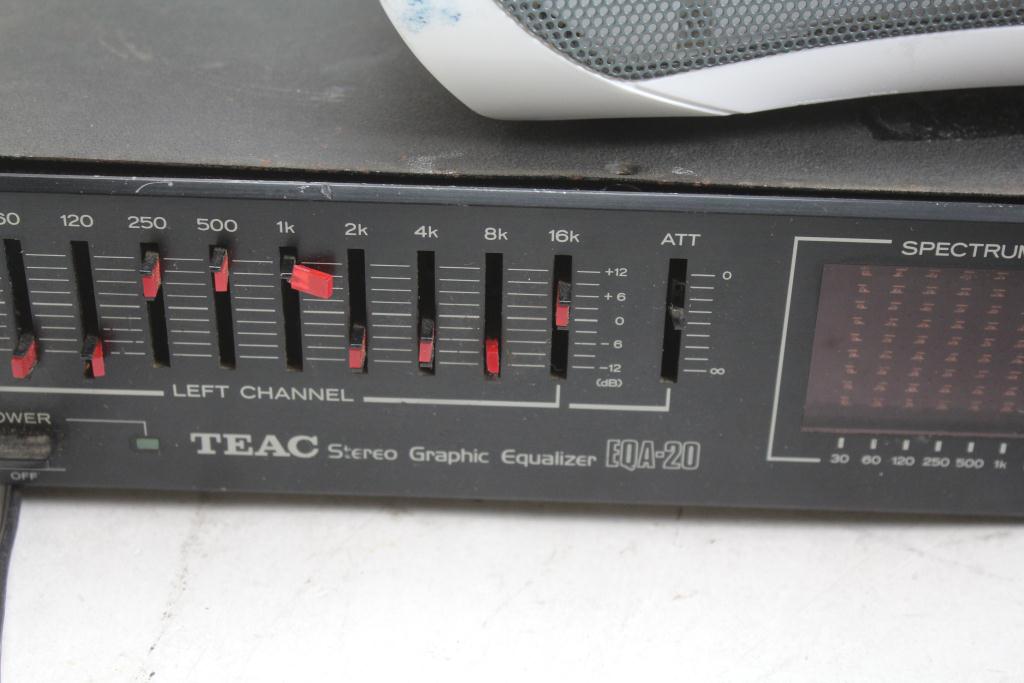 Speakers, Icraig 32-pin Dock And Stereo Equalizer: 6 Items | Property Room