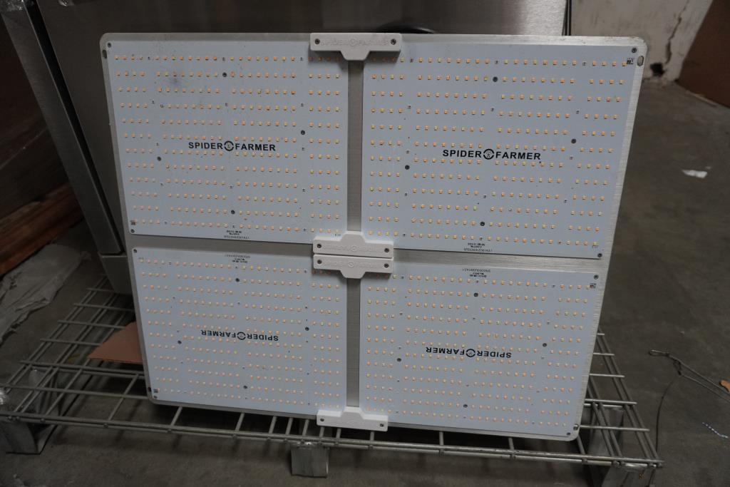 Spider Farmer SF4000 Grow Light | Property Room