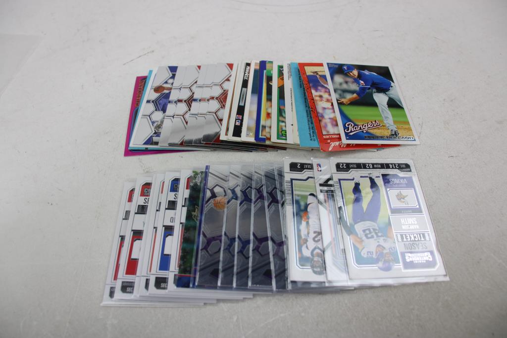 Sports Trading Card Lot 30 Cards | Property Room