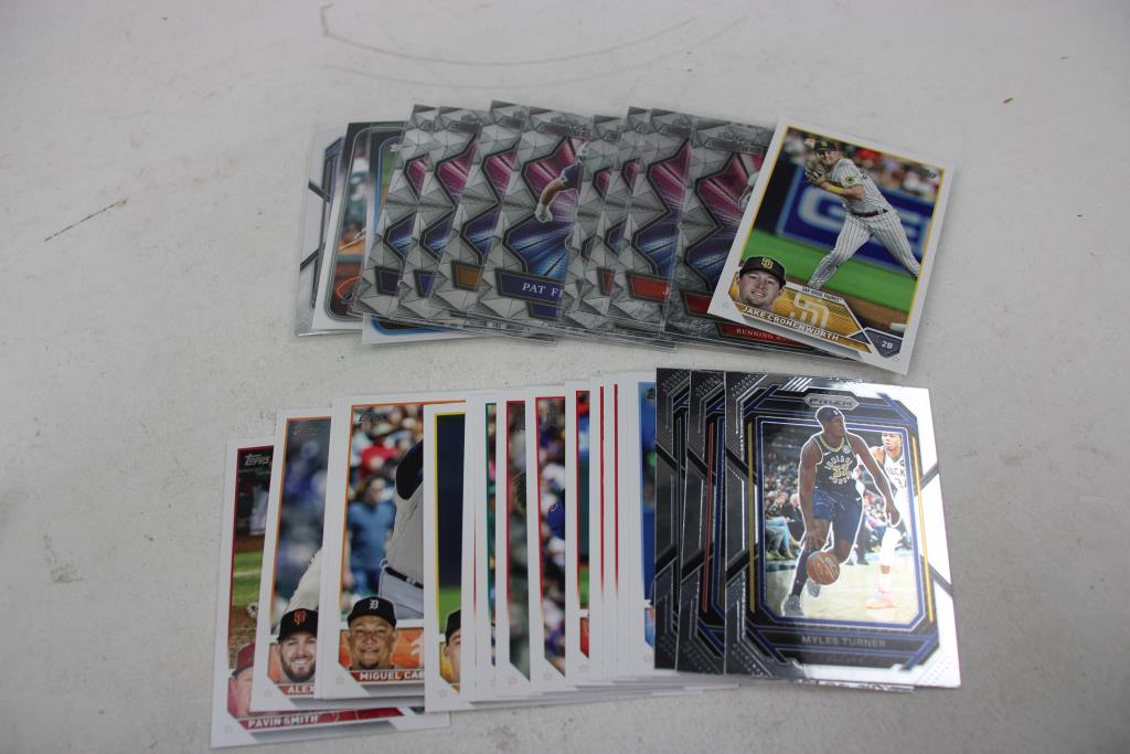 Sports Trading Card Lot 30 Cards | Property Room