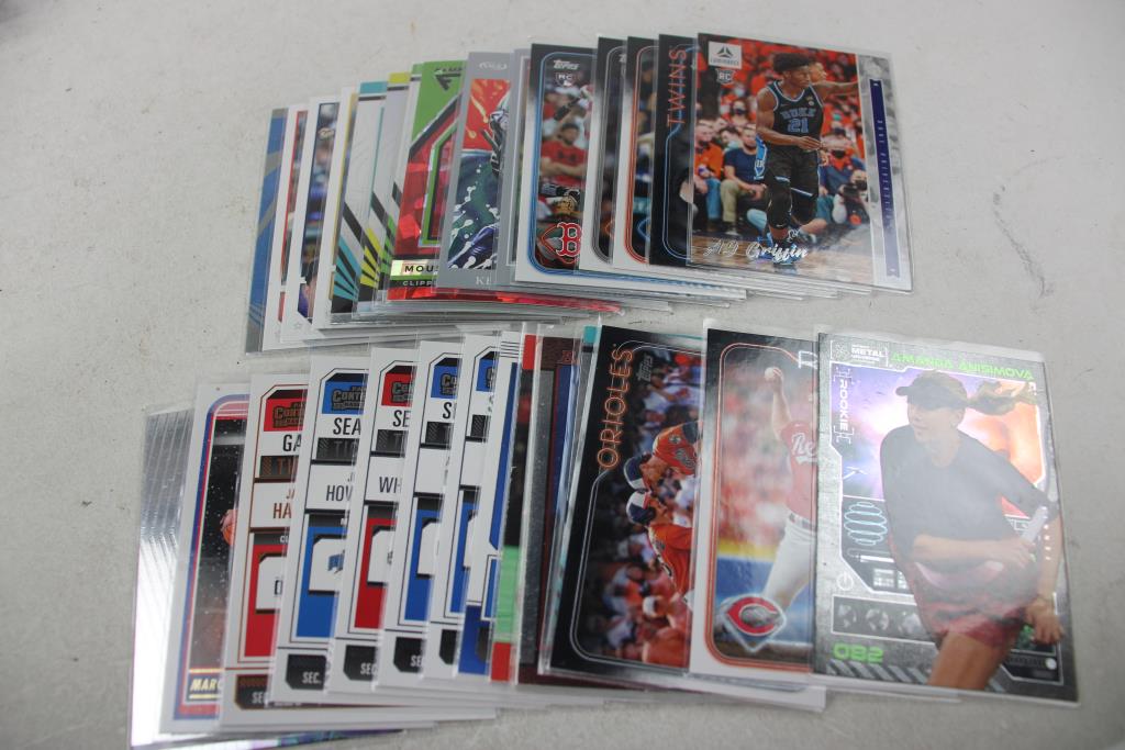 Sports Trading Card Lot 30 Cards | Property Room