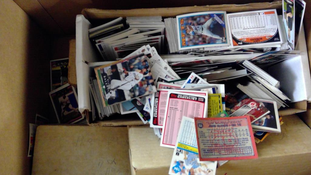 Sports Trading Cards, 1000+ Pieces | Property Room
