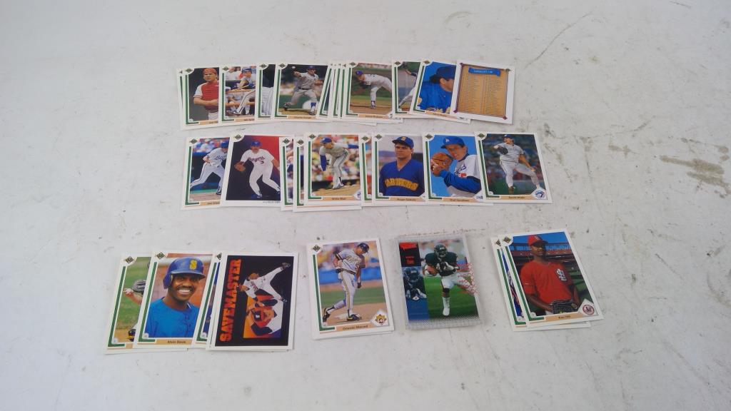 Sports Trading Cards And More 100+ Pieces | Property Room