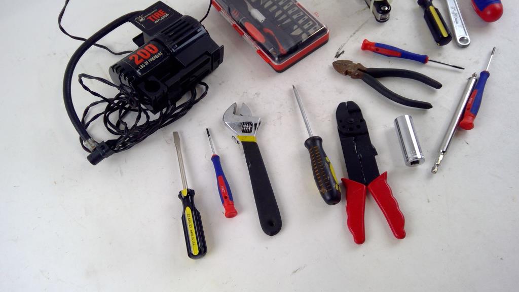 Stanley Multi Tool And More 5+ Pieces | Property Room