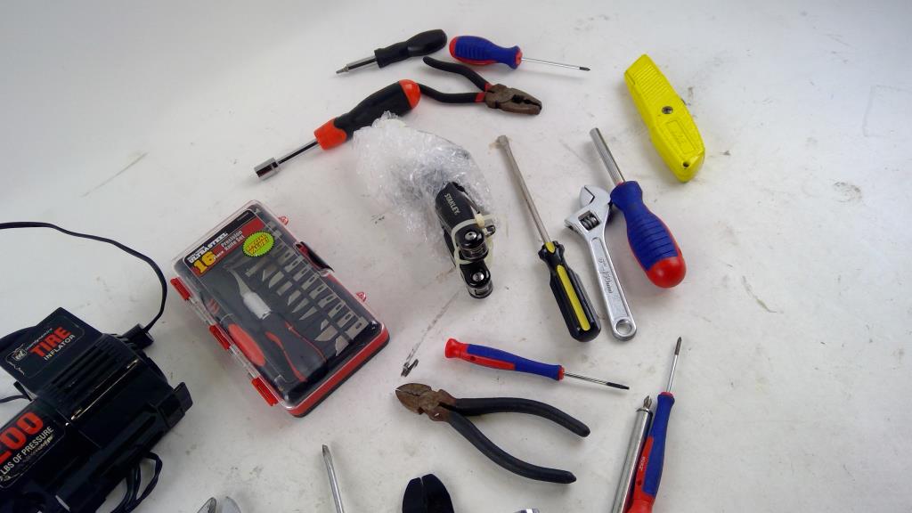 Stanley Multi Tool And More 5+ Pieces | Property Room
