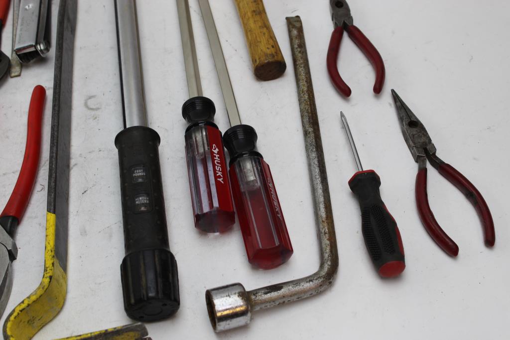 Stanley Pry Bar, Craftsman Torque Handle And More Various Tools, 10 ...