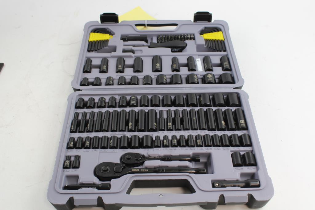 Stanley Socket, Ratchet, Screwbit 110+ Piece Set | Property Room