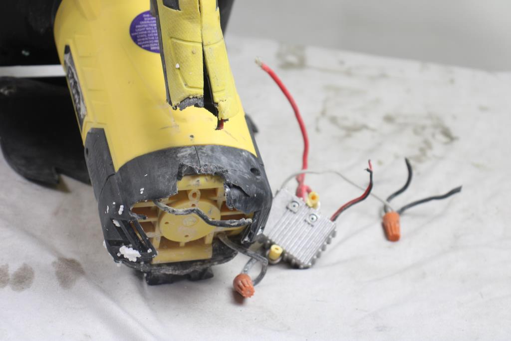 Stark 3200W 16" Circular Power Saw | Property Room