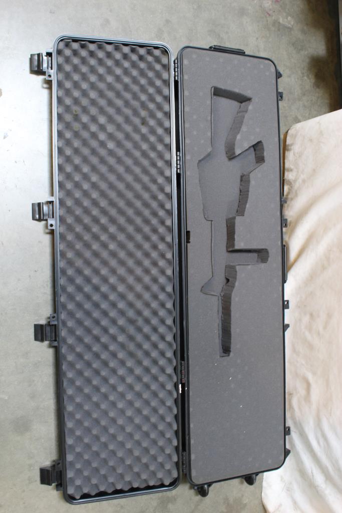 Starlight Rolling Rifle Case | Property Room